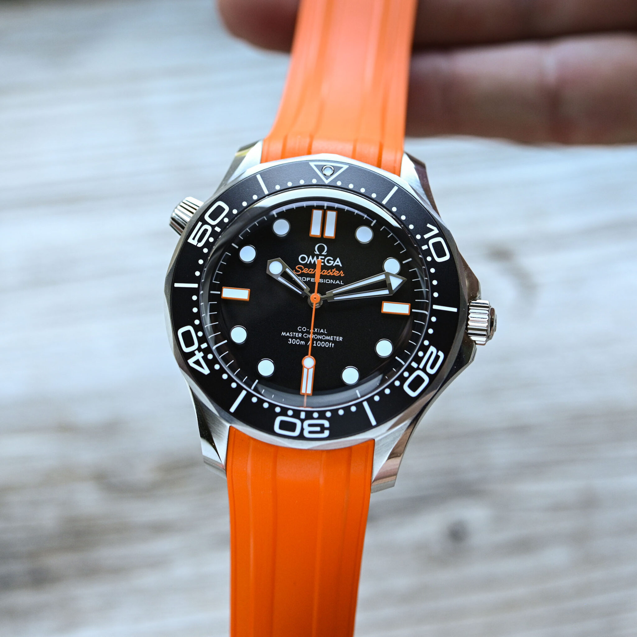 First Look: The Omega Seamaster Diver 300M No-Date Turns Orange (Incl ...