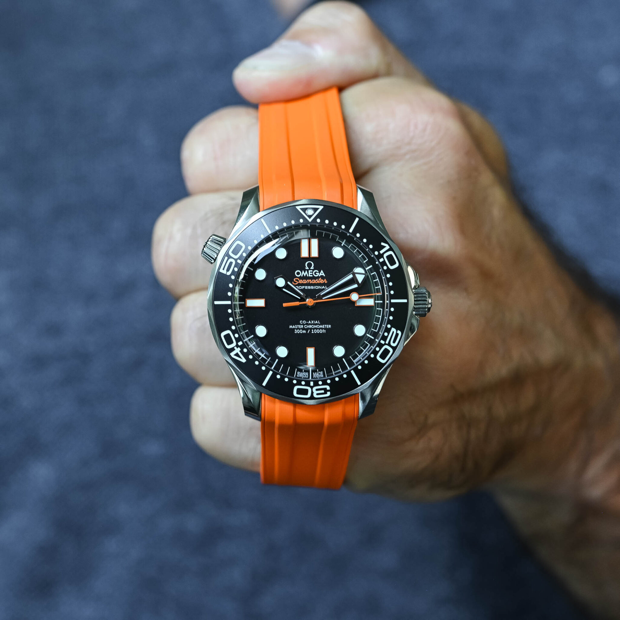 First Look: The Omega Seamaster Diver 300M No-Date Turns Orange (Incl ...