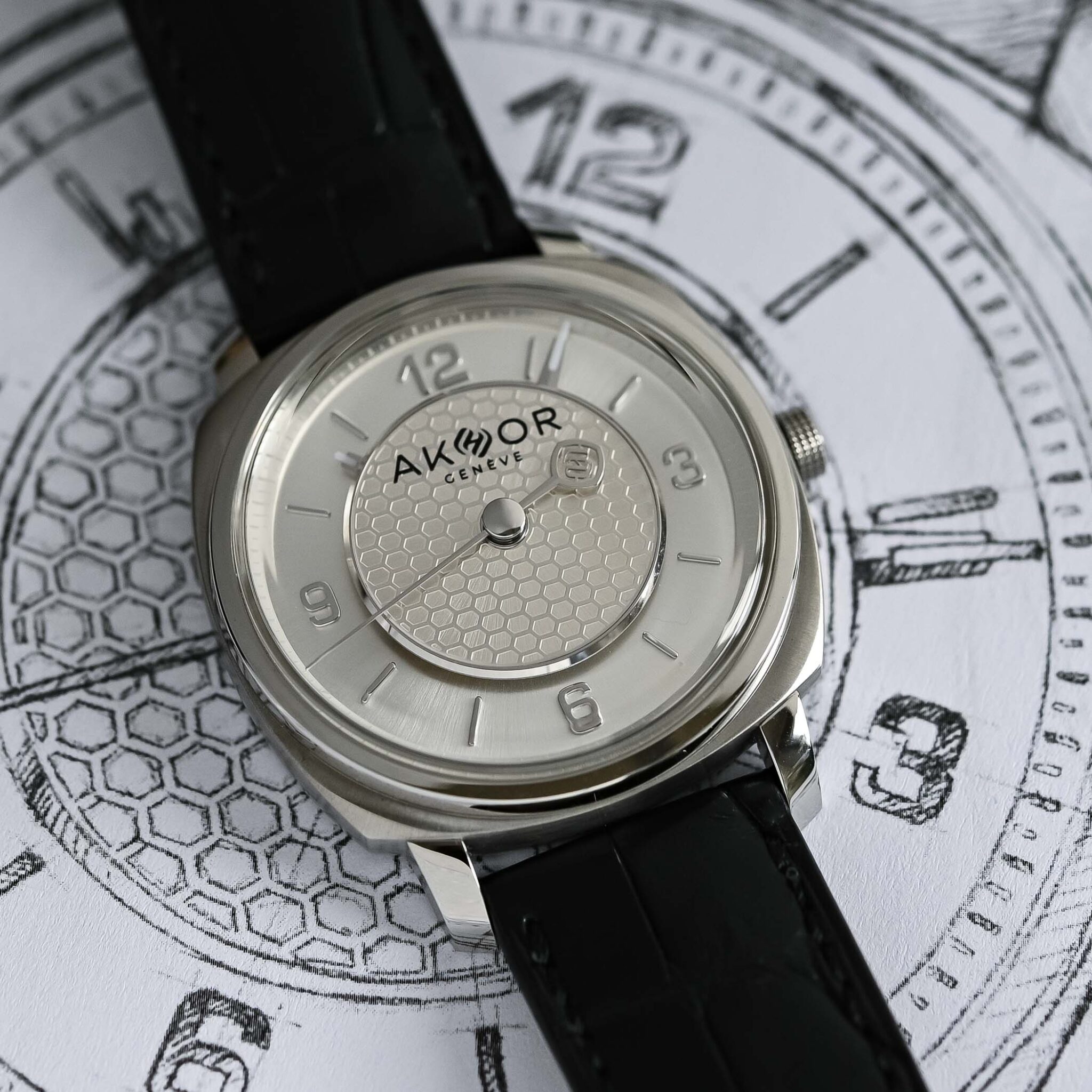 First look – new indie brand Akhor and the first collection “Le Temps ...
