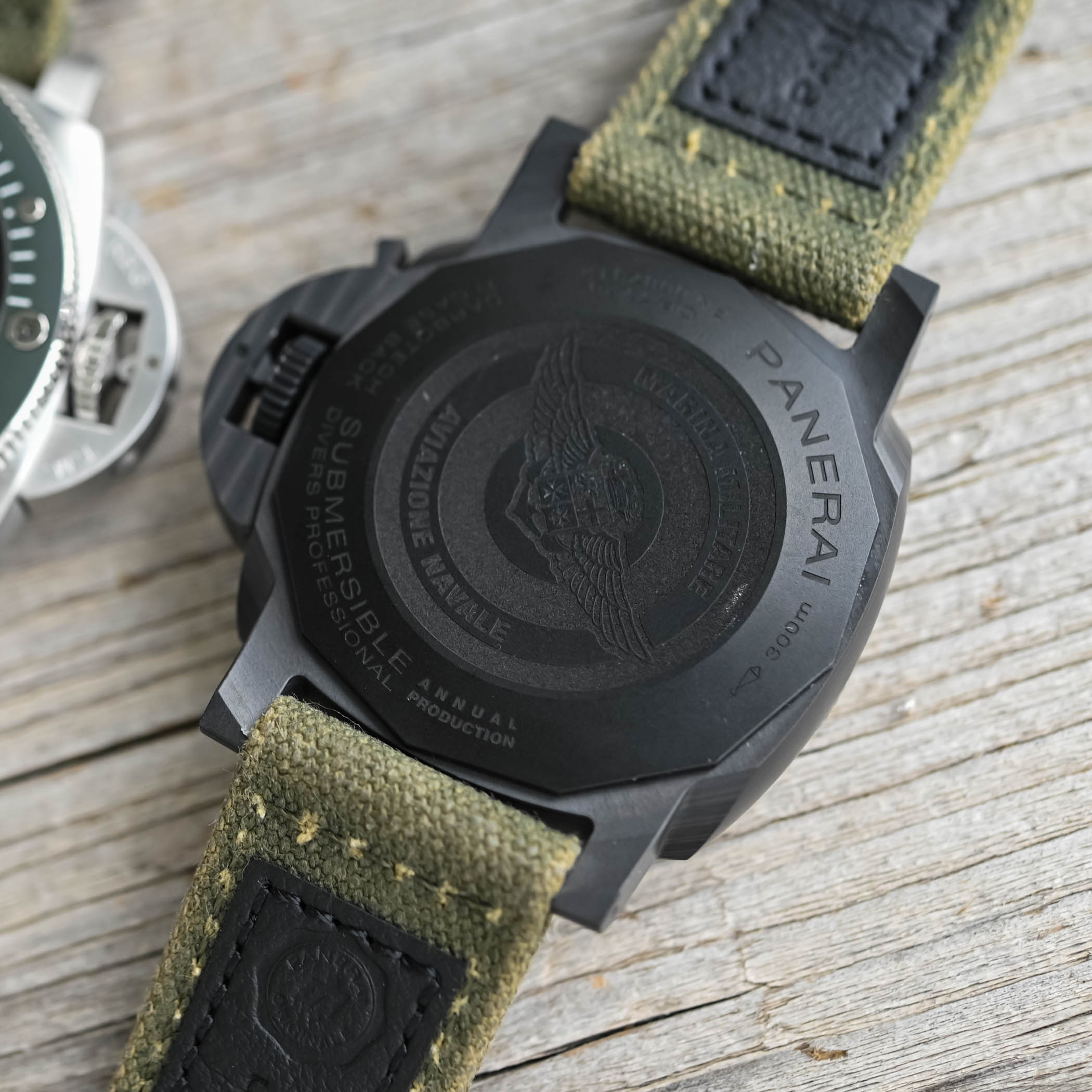 First Look: The new Panerai Submersible Marina Militare PAM01697 and ...